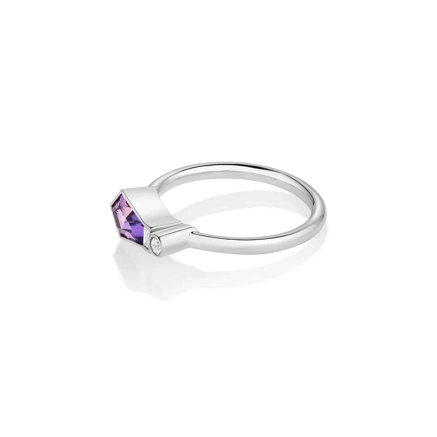 0.97ct Sapphire and Diamond Linear Band – Marrow Fine
